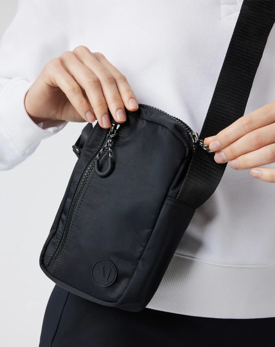 Vuori All Around Crossbody Bag in Black – CHROME