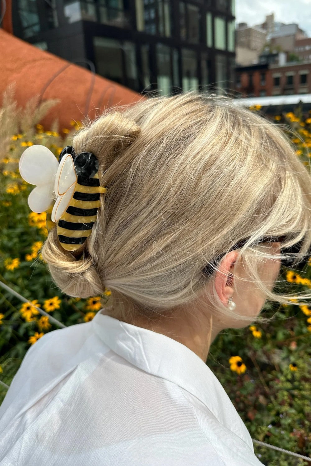 Solar Eclipse Hand-painted Bee Claw Hair Clip | Eco-Friendly – CHROME
