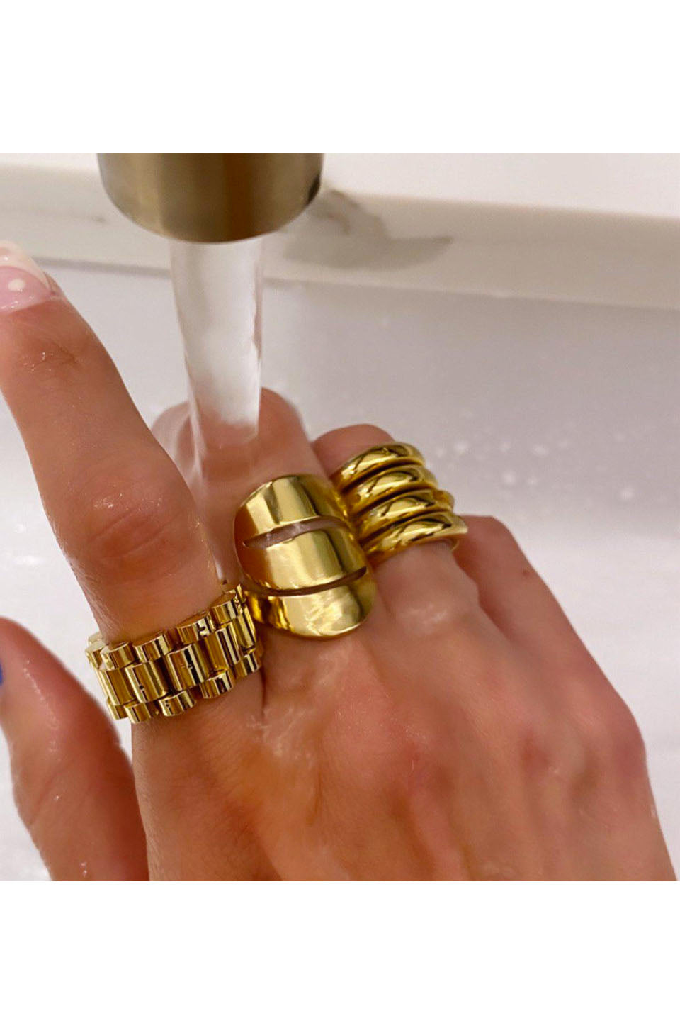 Bracha Gold Rolly Ring in Size 7 – CHROME